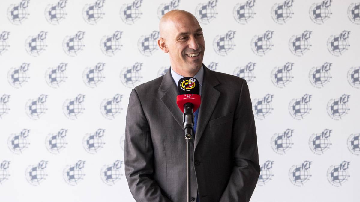 Rubiales: "Ha sido agradable comprobar que el Barcelona miró por bien ...